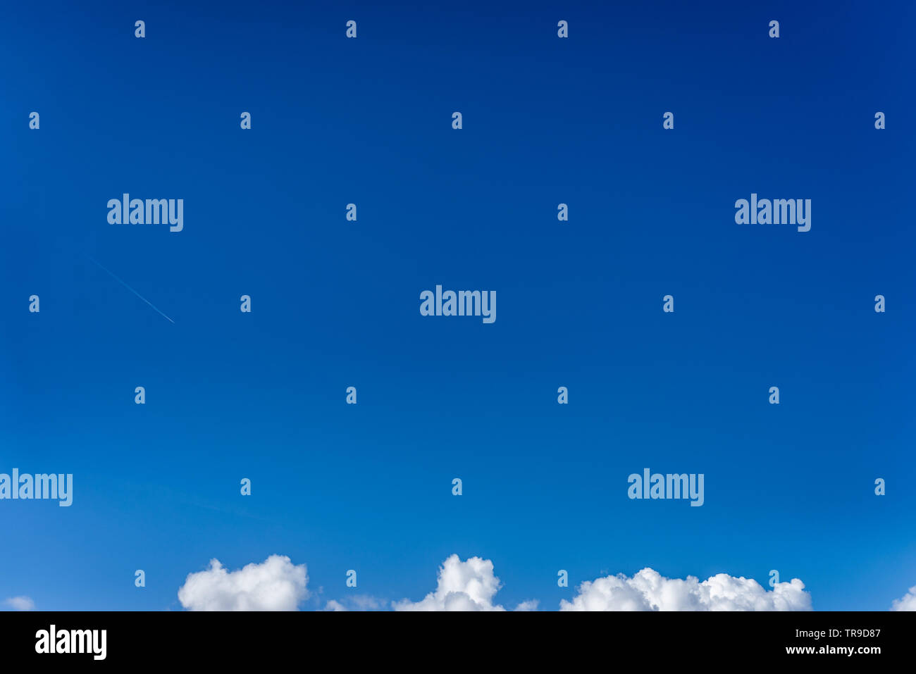 Simple landscape bright cloudy sky hi-res stock photography and images ...