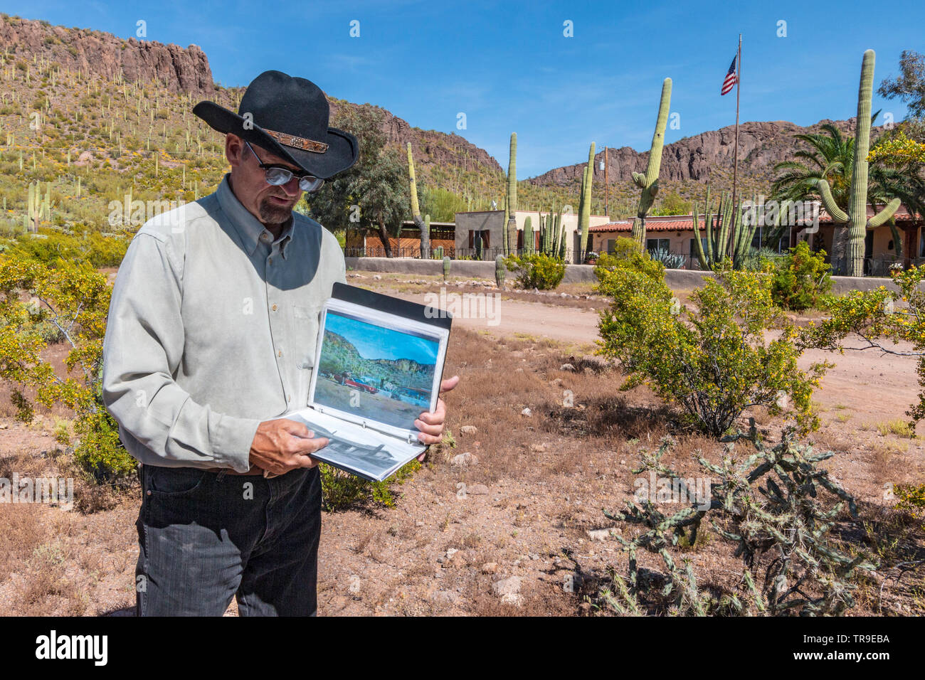 Western movie hi-res stock photography and images - Alamy