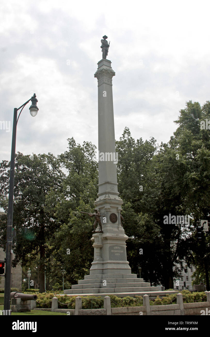 Confederate soldier statue in historic hi-res stock photography and ...