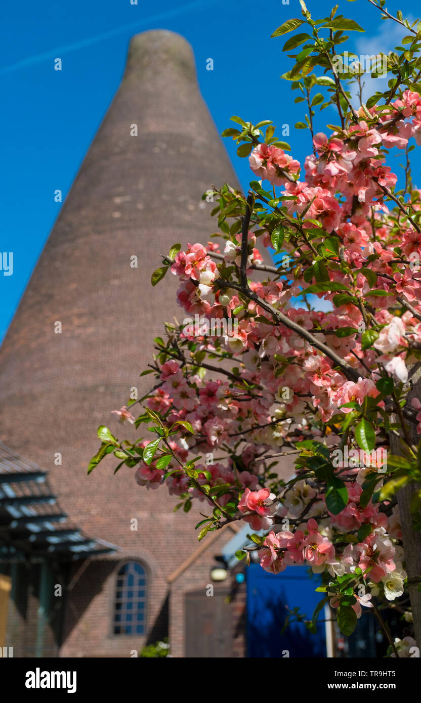 The Red House Glass Cone, Stourbridge, West Midlands, England, Europe ...