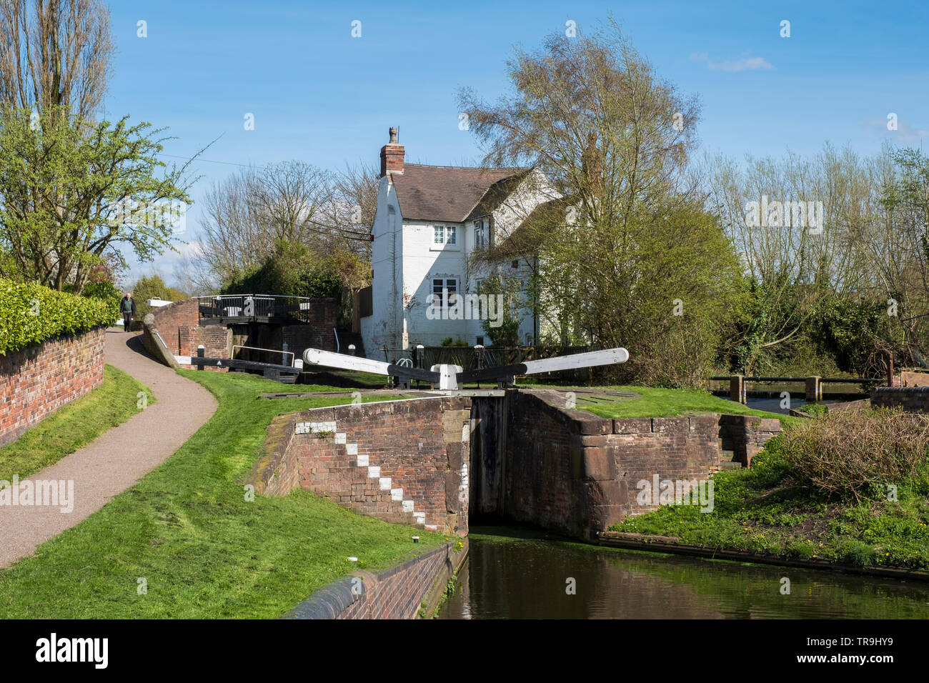Canal lock and Lock Keeper's House on the Stourbridge canal near ...