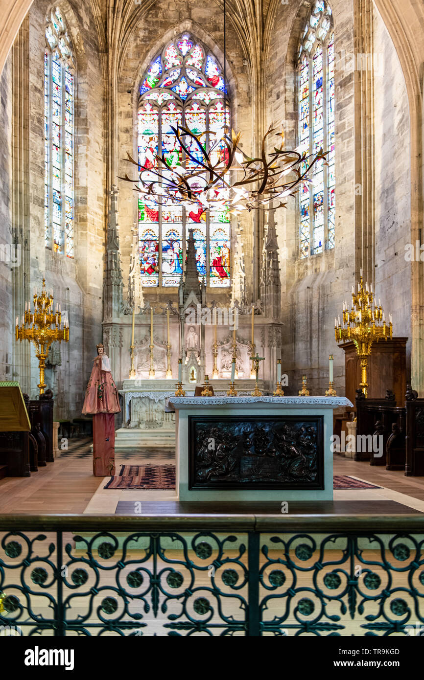 Saint-Emilion Collegiate Church (Eglise Collegiale) in Saint-Emilion ...