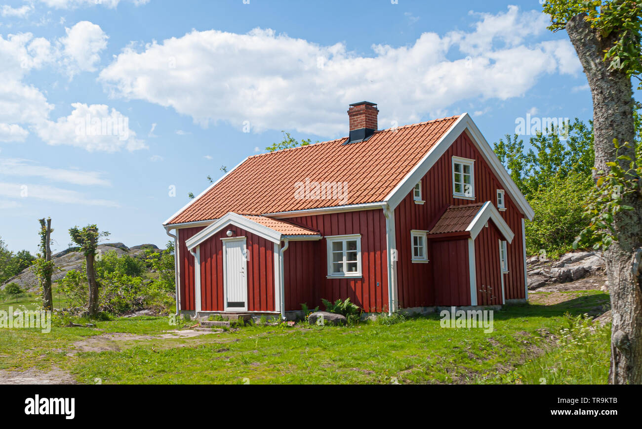 Traditional swedish red and white wooden house Stock Photo - Alamy