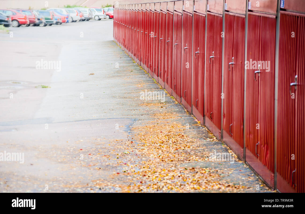 Porte de garage hi-res stock photography and images - Alamy