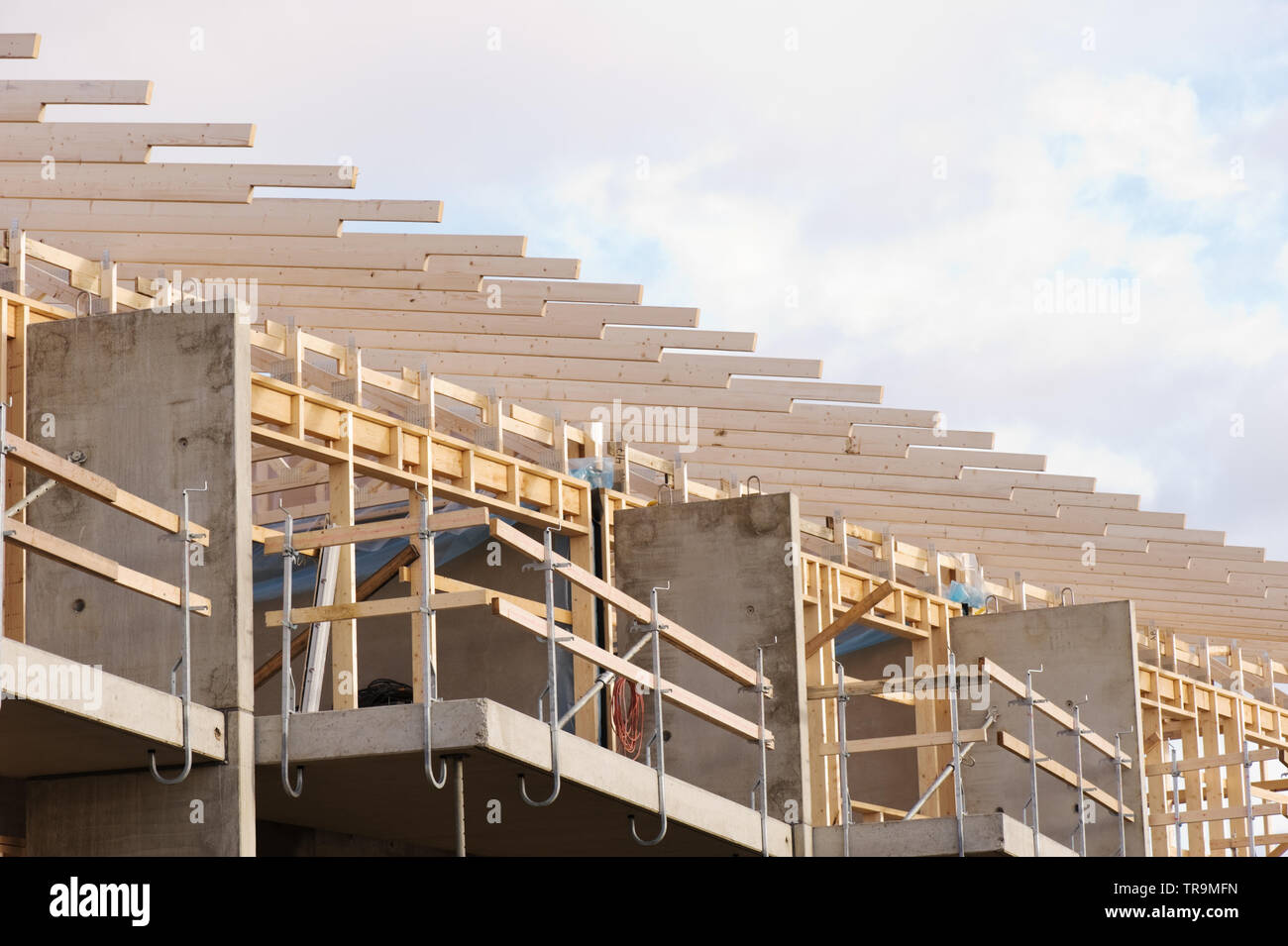 Steel roof trusses hi-res stock photography and images - Alamy