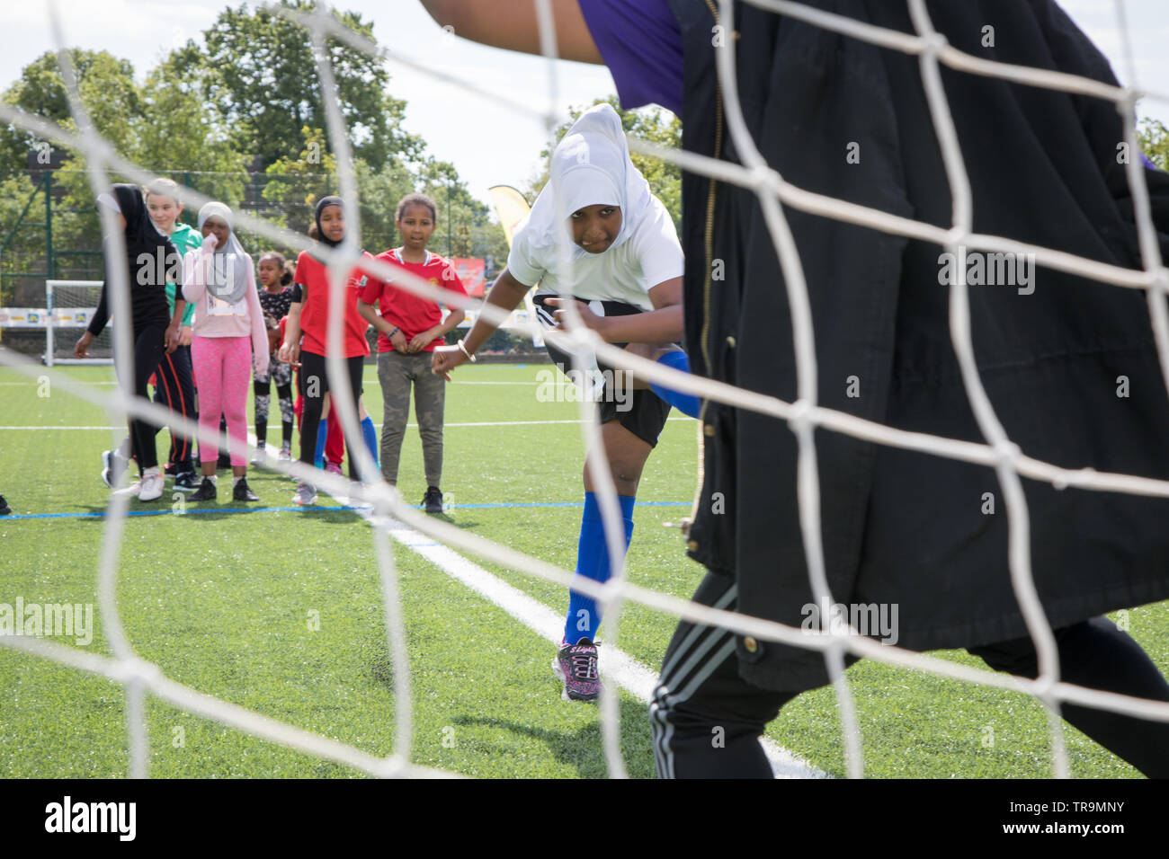 Goalkeeper girl hi-res stock photography and images - Alamy