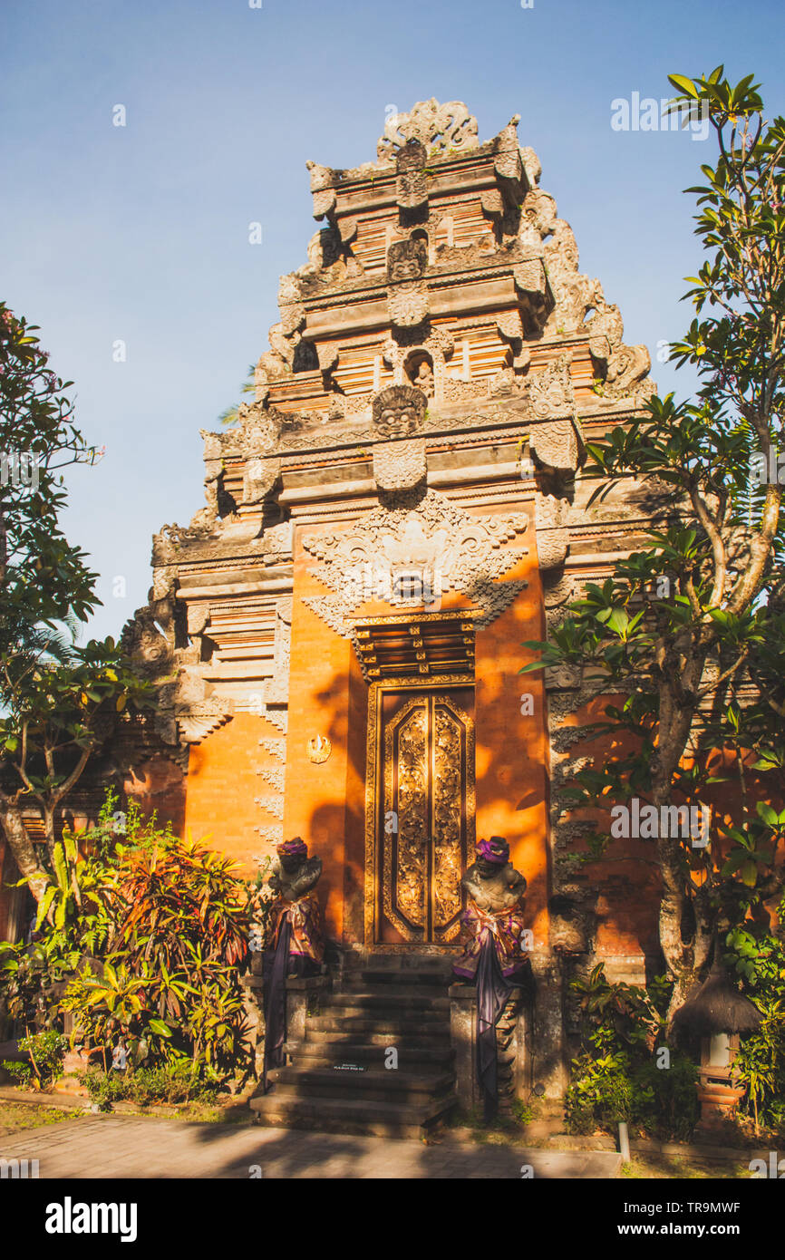 Traditional balinese temple architecture Stock Photo - Alamy