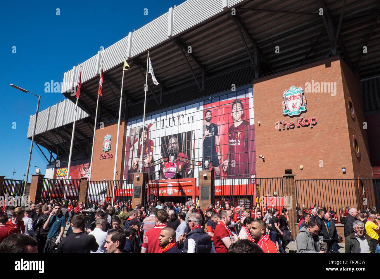 Liverpool fan anfield hi-res stock photography and images - Alamy
