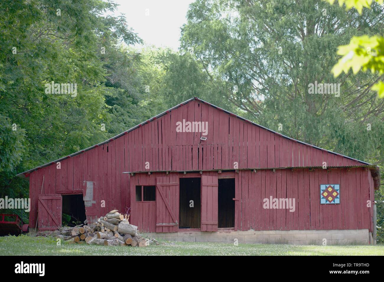 Quilt barn hi-res stock photography and images - Alamy