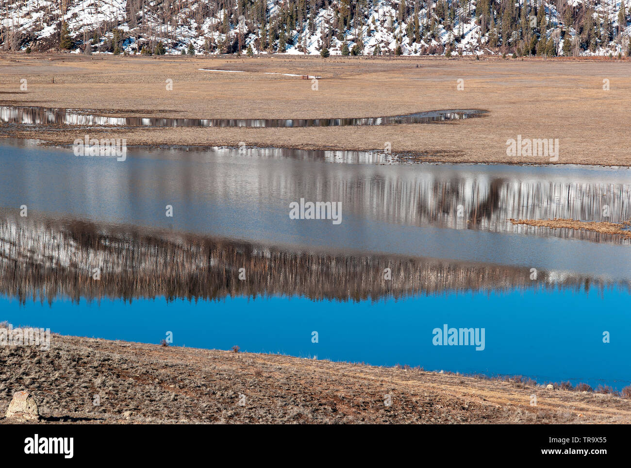 Reflections landscape hi-res stock photography and images - Alamy