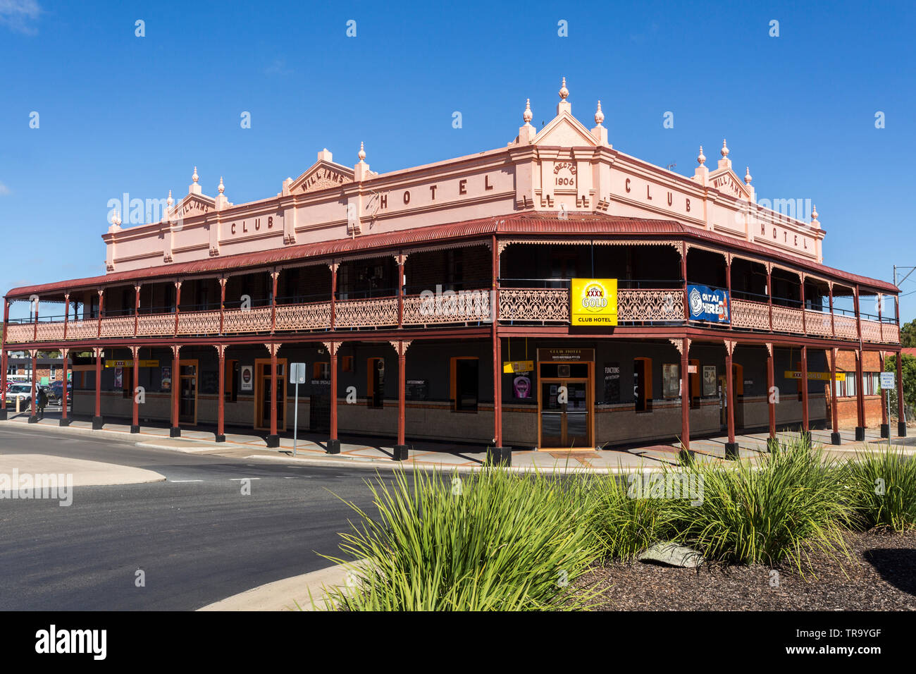 Bullnose verandah hi-res stock photography and images - Alamy