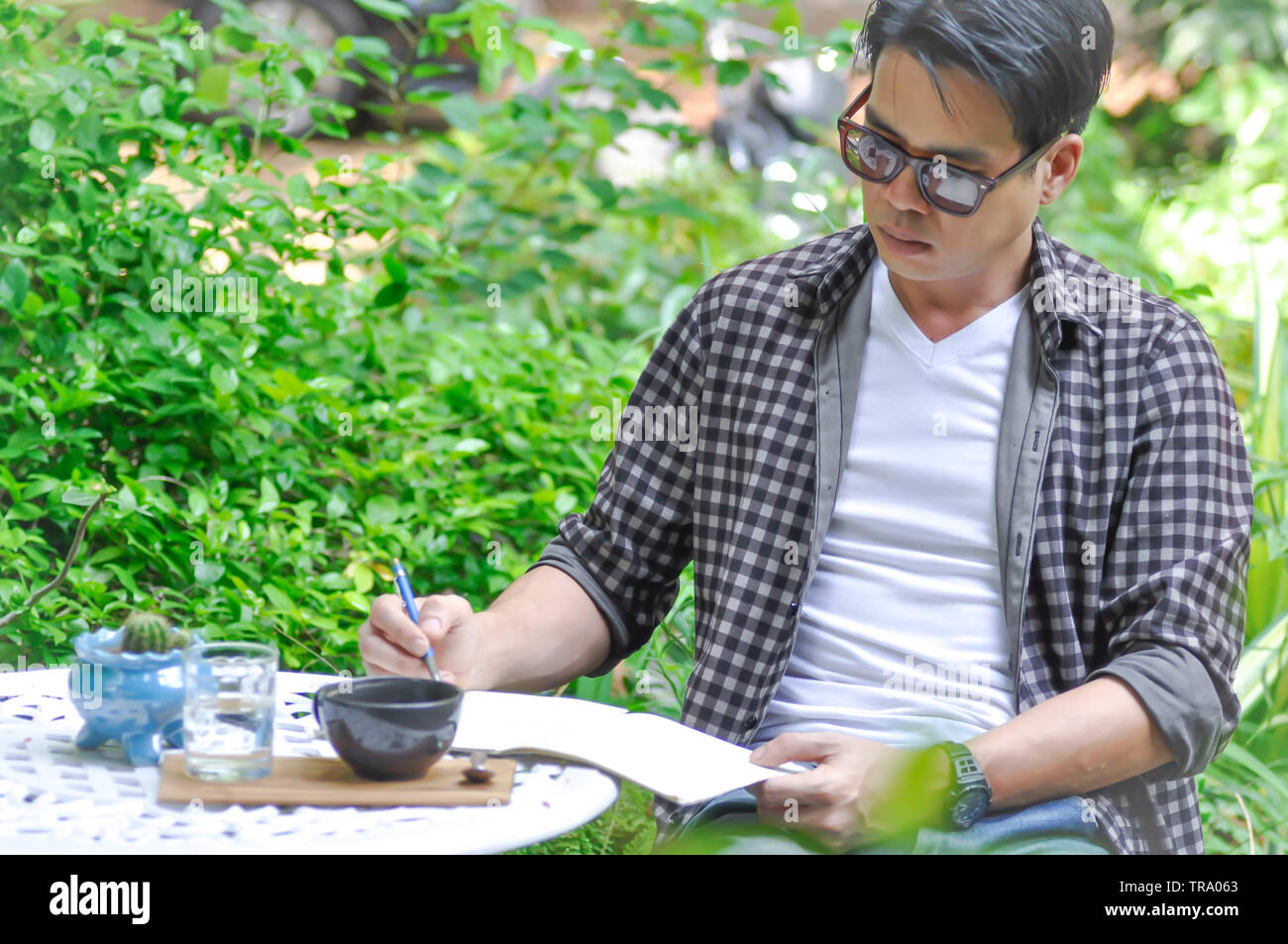 Unmindful man hi-res stock photography and images - Alamy