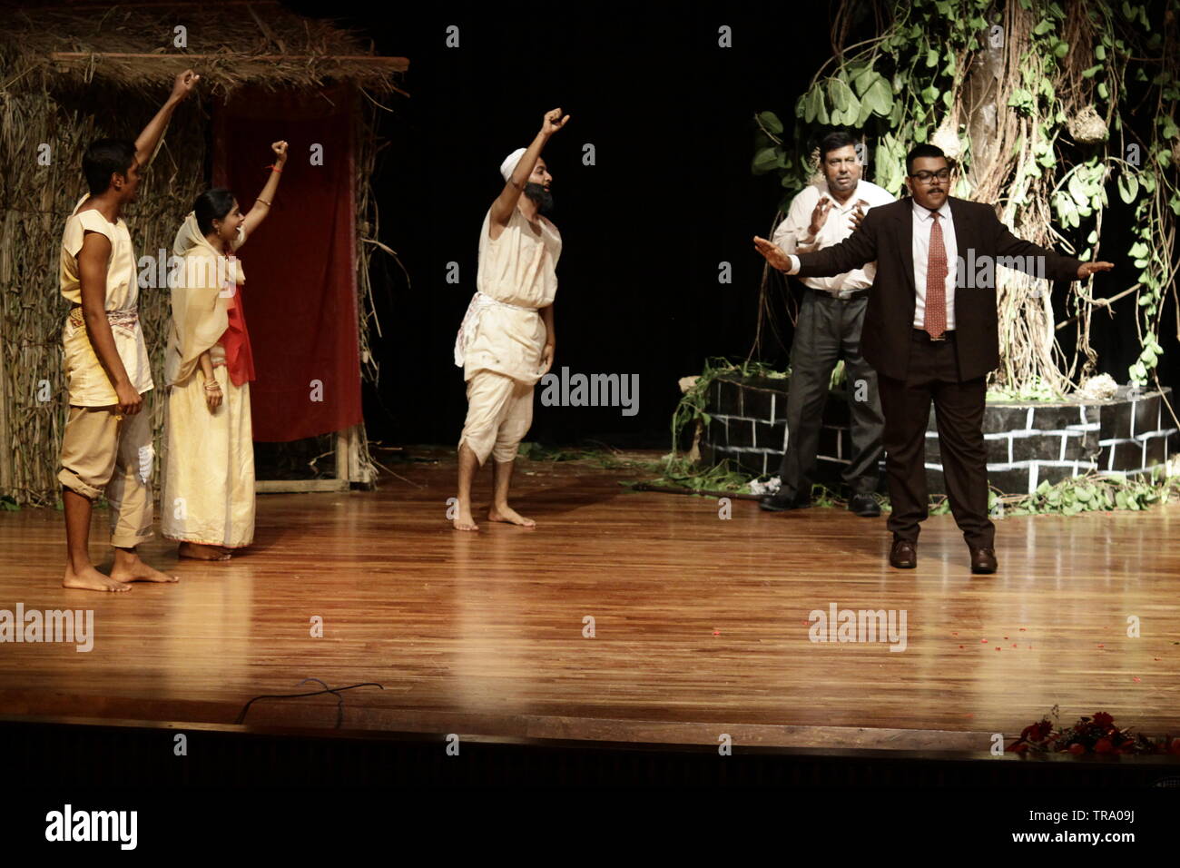 freedom fighters, a person who takes part in a revolutionary struggle ...