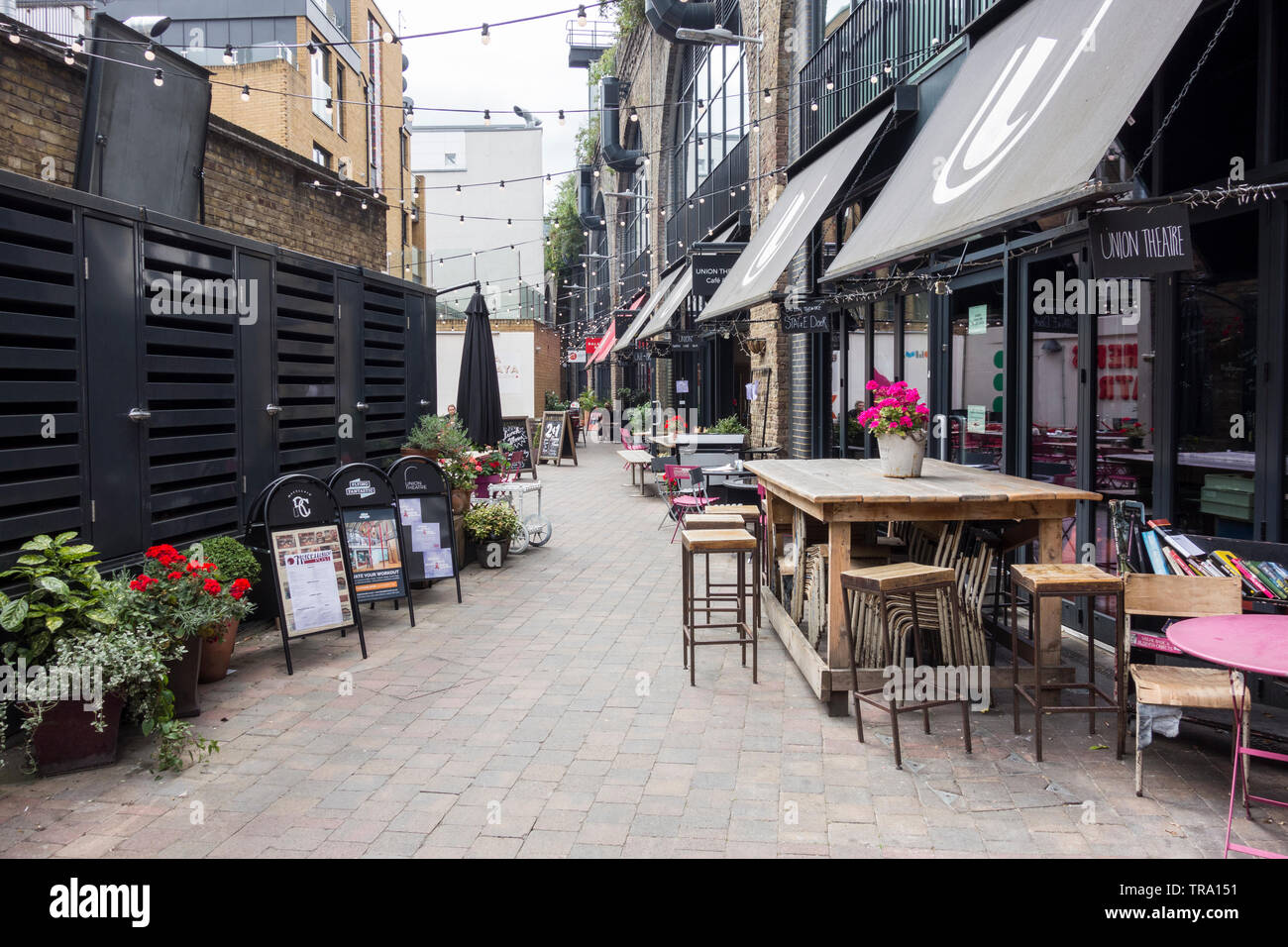 Old union yard arches hi-res stock photography and images - Alamy