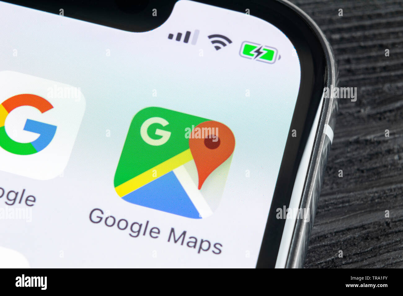 Apple maps and google maps icon hi-res stock photography and images - Alamy