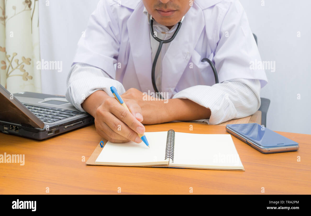 Patient hand book hi-res stock photography and images - Alamy
