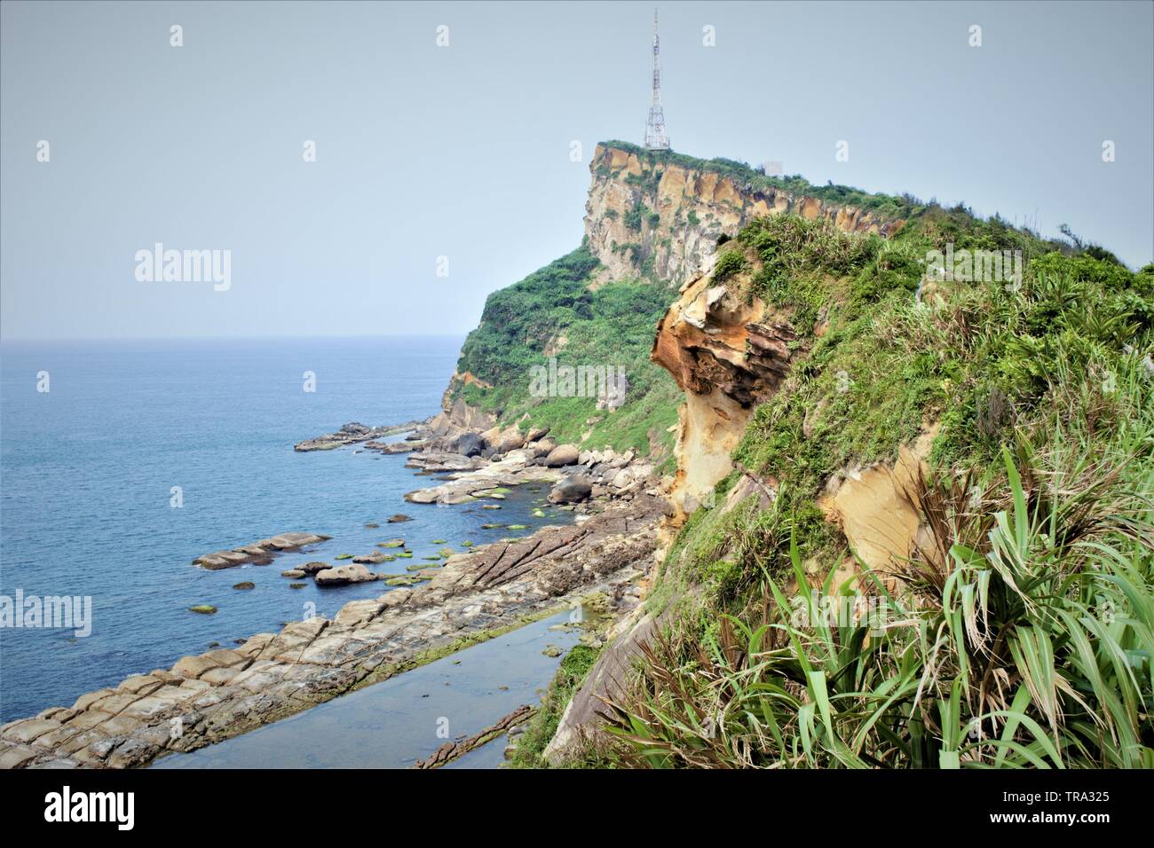Taiwan queens head rock formation hi-res stock photography and images ...