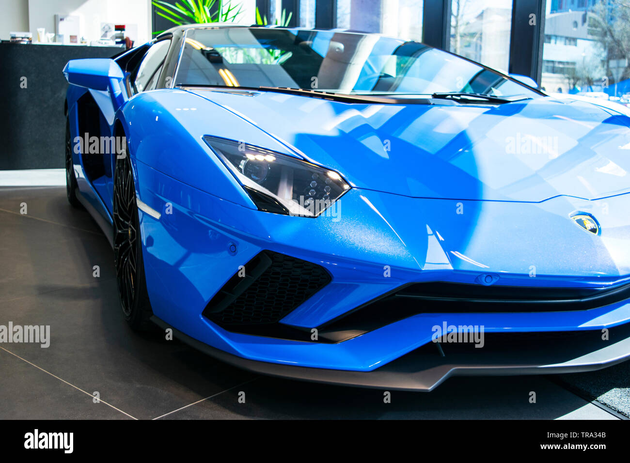 Lamborghini aventador svj roadster hi-res stock photography and images ...