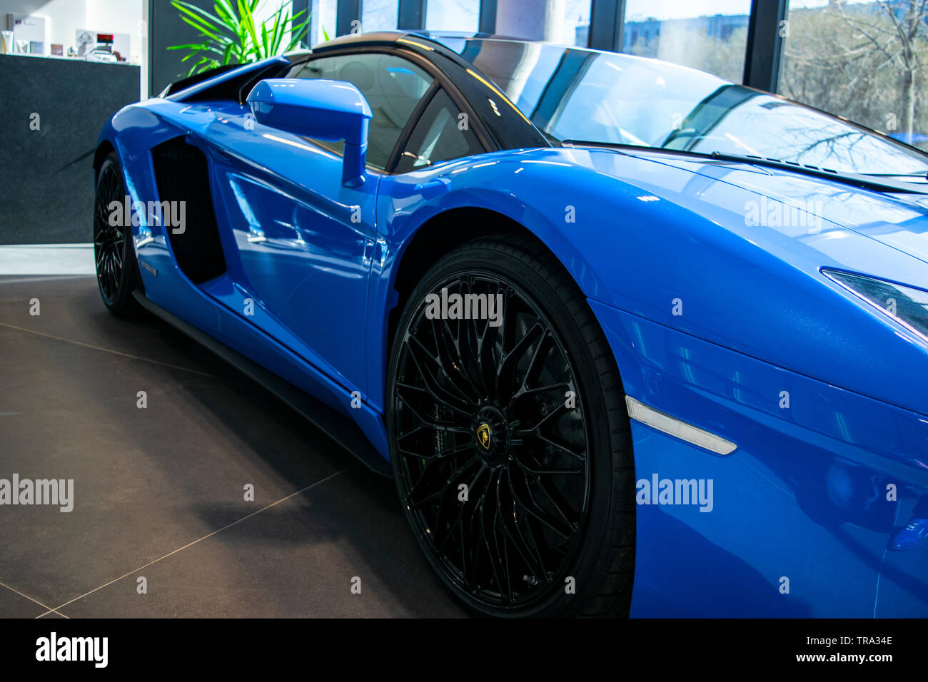 Lamborghini aventador svj roadster hi-res stock photography and images ...