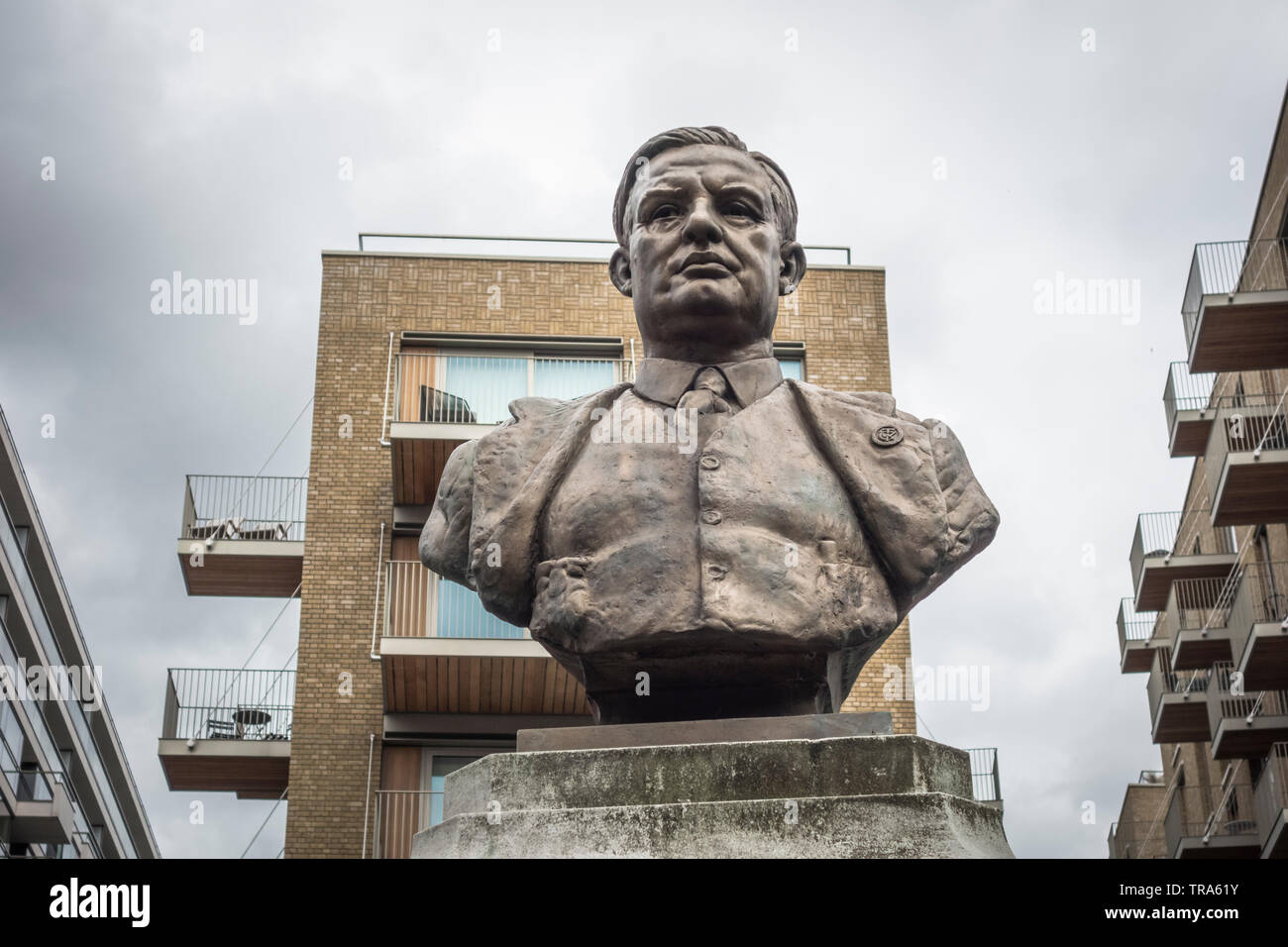 Edwin Whitney Smith's bronze bust of Ernest Bevin on Tooley Street ...