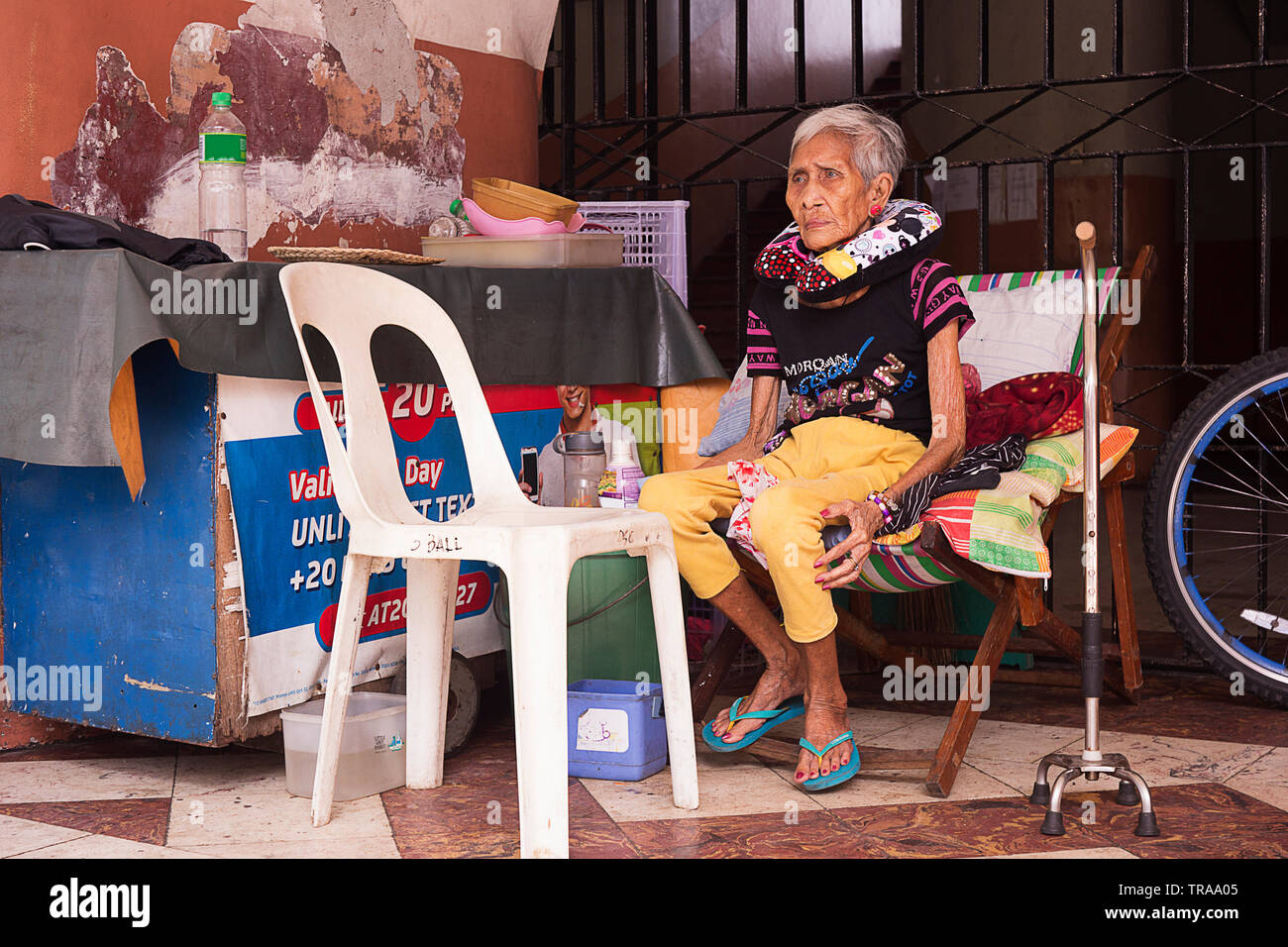 Manila homeless hi-res stock photography and images - Alamy