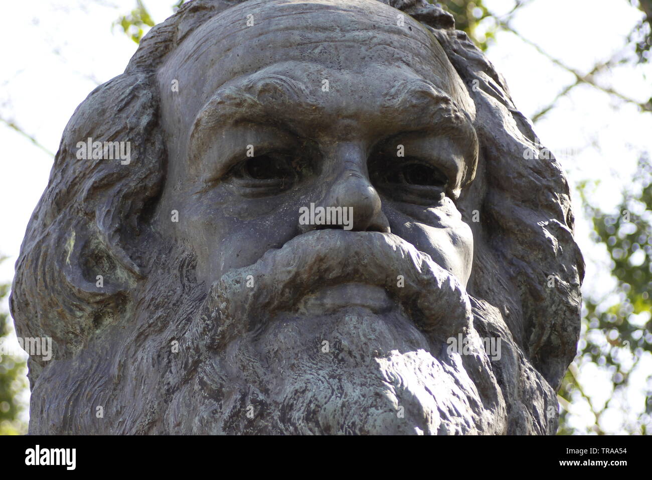 Karl marx grave hi-res stock photography and images - Alamy
