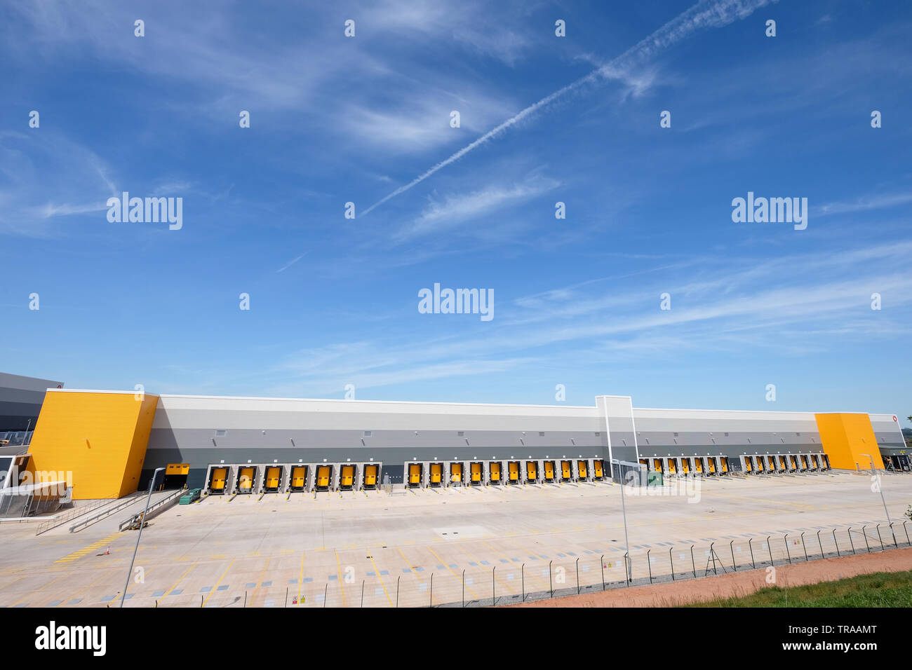Amazon east midlands gateway hi-res stock photography and images - Alamy
