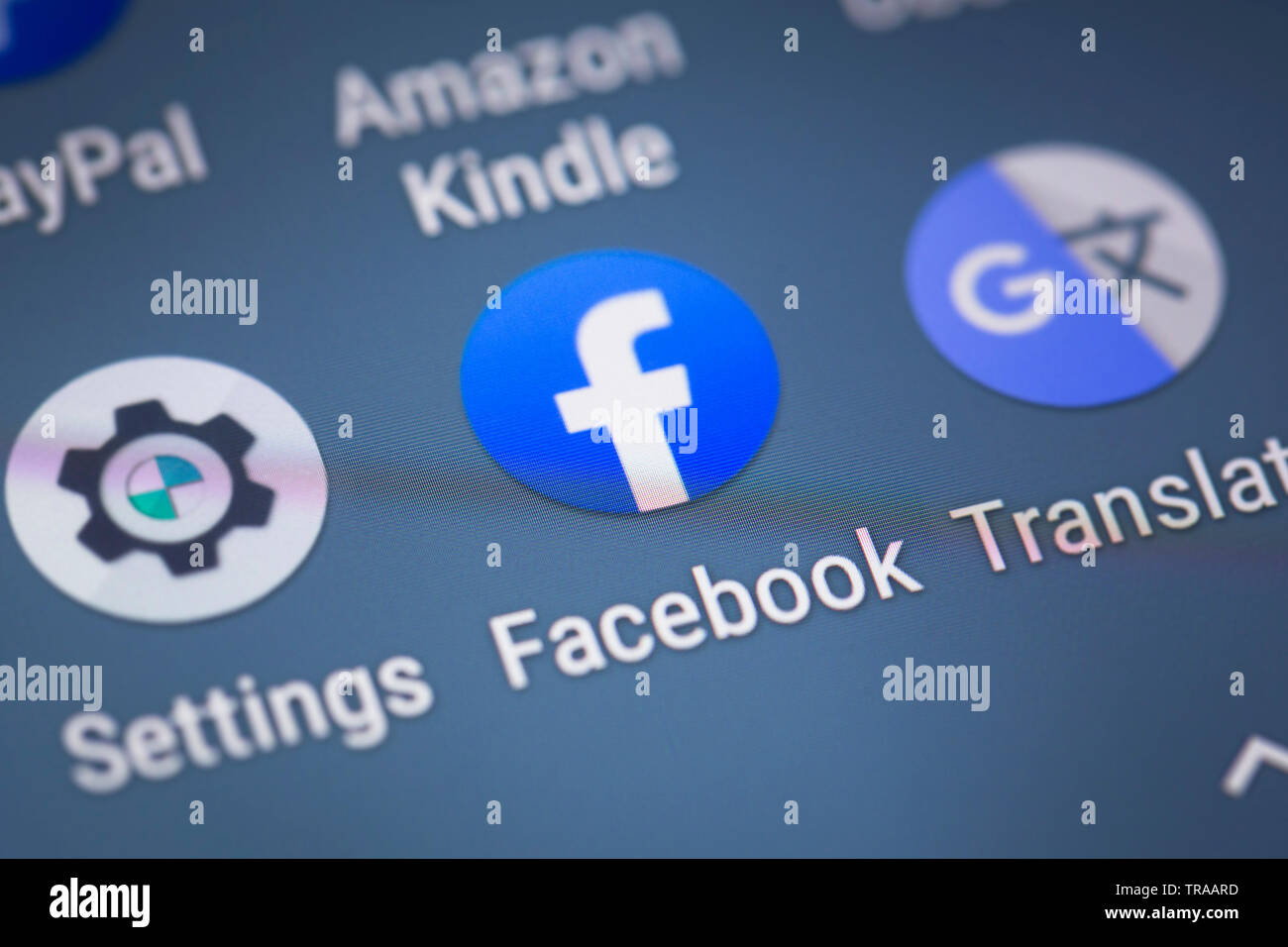 Facebook logo phone hi-res stock photography and images - Alamy