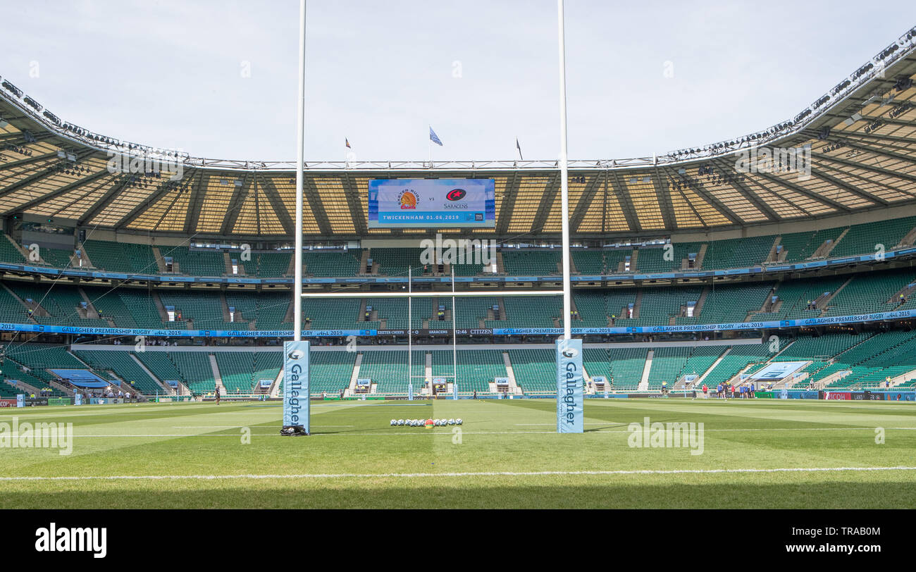 Rugby ball between posts hi-res stock photography and images - Alamy