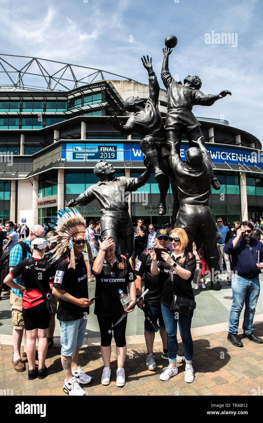 The spirit of rugby statue hi-res stock photography and images - Alamy