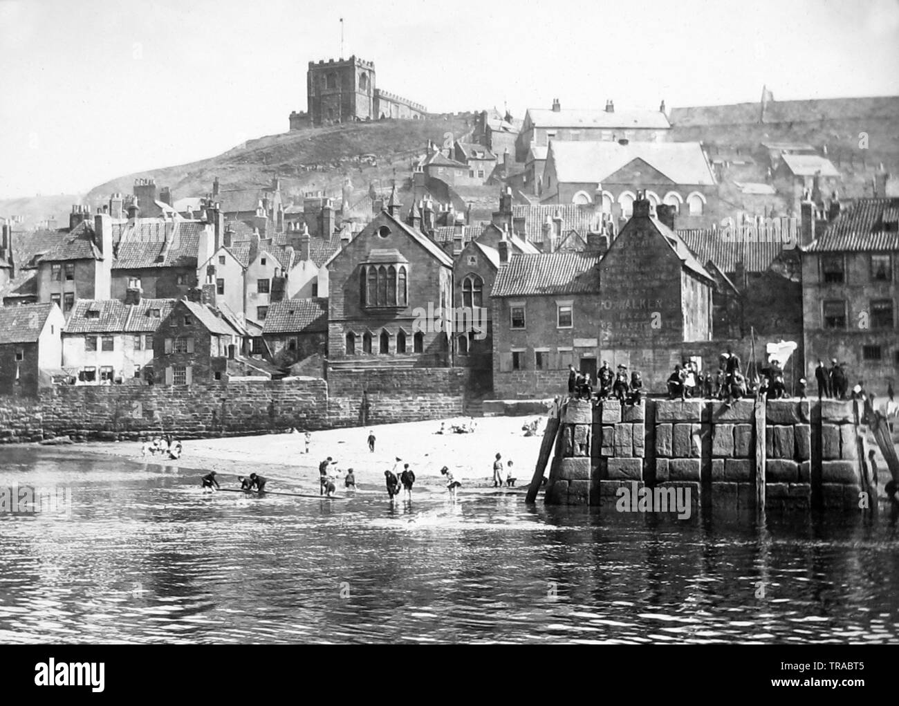 Old whitby children hi-res stock photography and images - Alamy