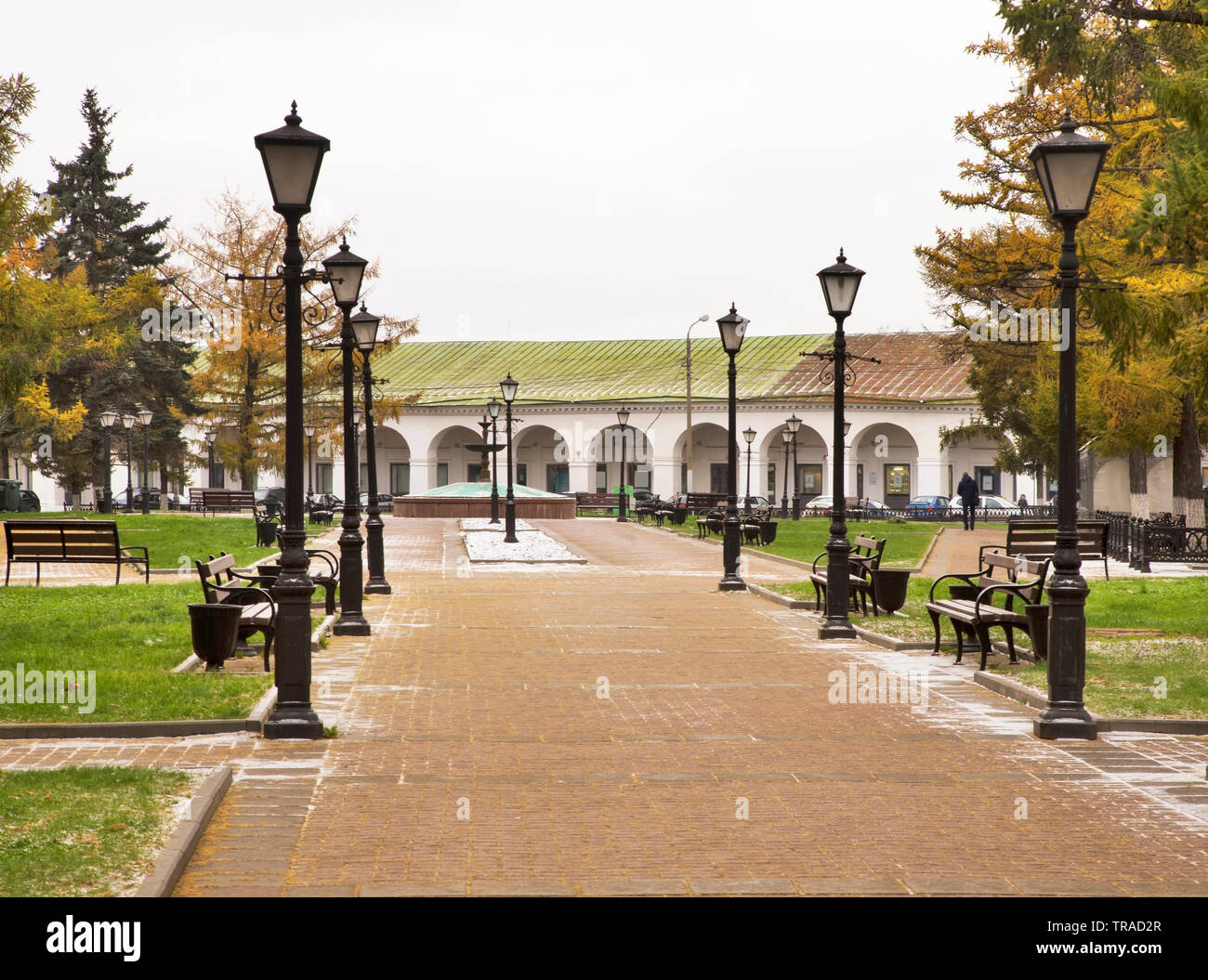 Red rows (Gostinyi dvor) in Kostroma. Russian Stock Photo - Alamy