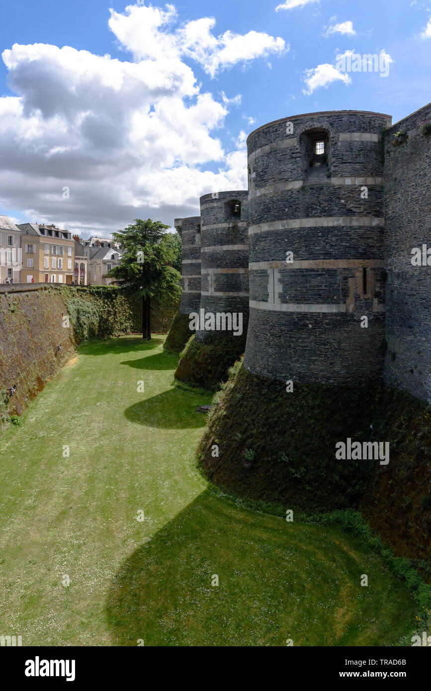 Old moat hi-res stock photography and images - Alamy