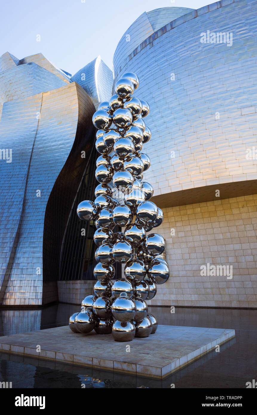 Bilbao, Biscay, Basque Country, Spain : Tall Tree & The Eye sculpture ...