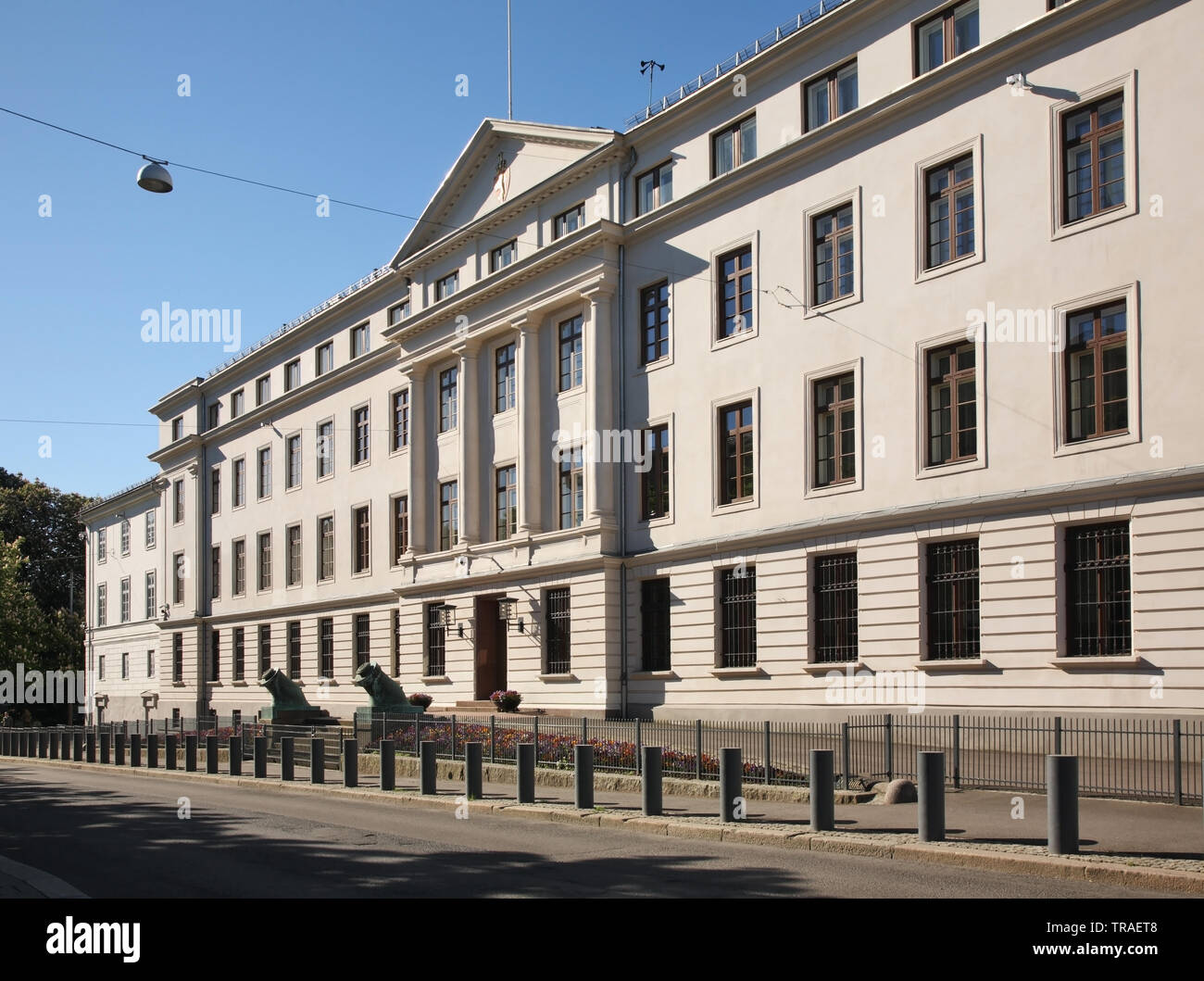 Defense building hi-res stock photography and images - Alamy