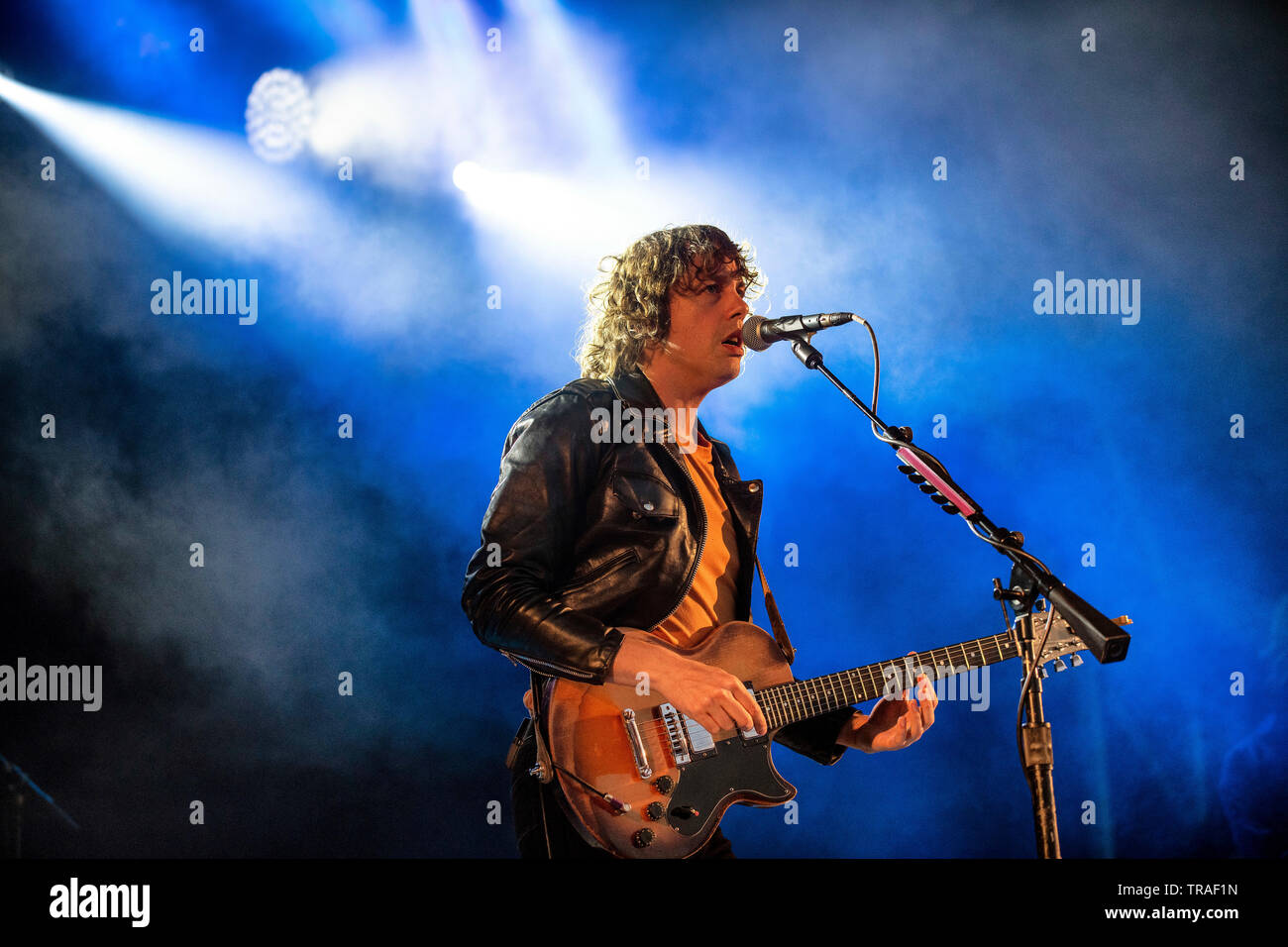Lead singer and guitarist of Razorlight Johnny Borrell performing at ...