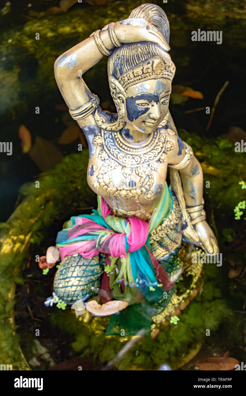 Earth goddess statue hi-res stock photography and images - Alamy