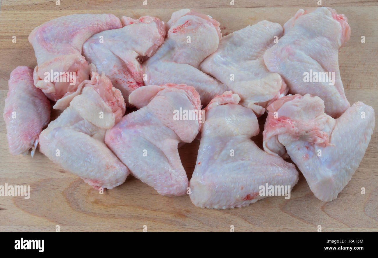 Raw chicken wings hi-res stock photography and images - Alamy