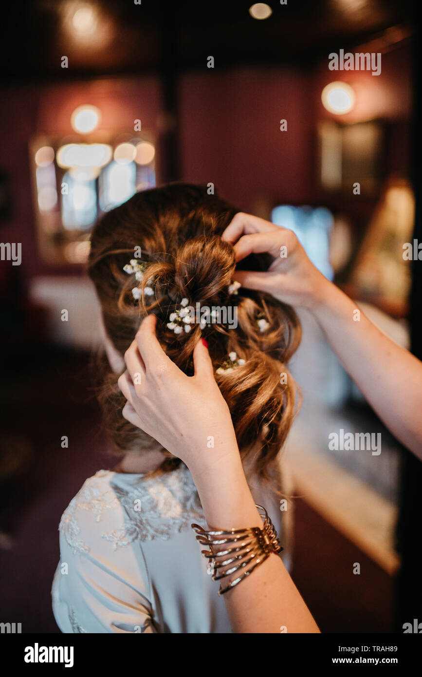 The bride is getting ready for her wedding Stock Photo - Alamy