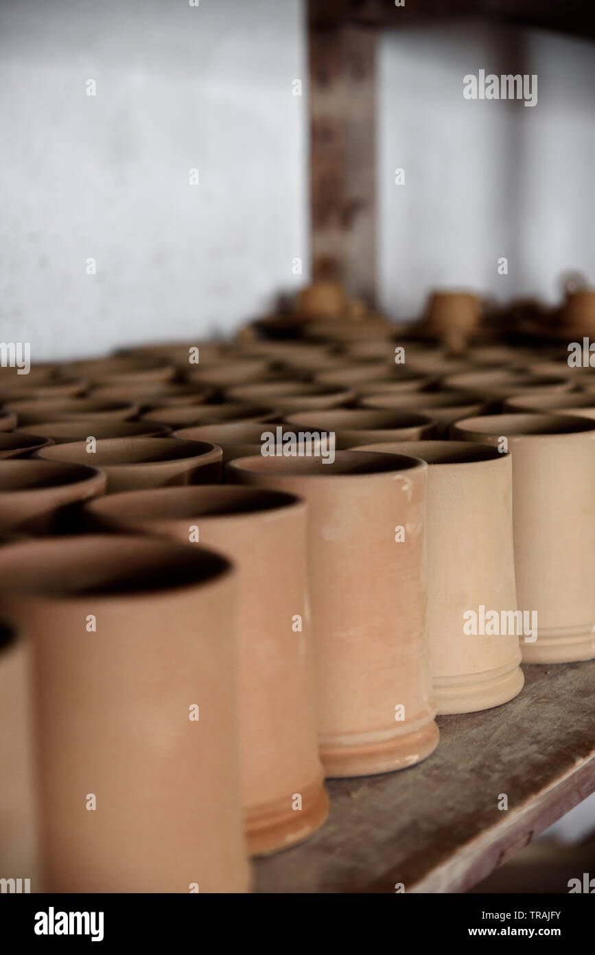 Hand made pottery hi-res stock photography and images - Alamy