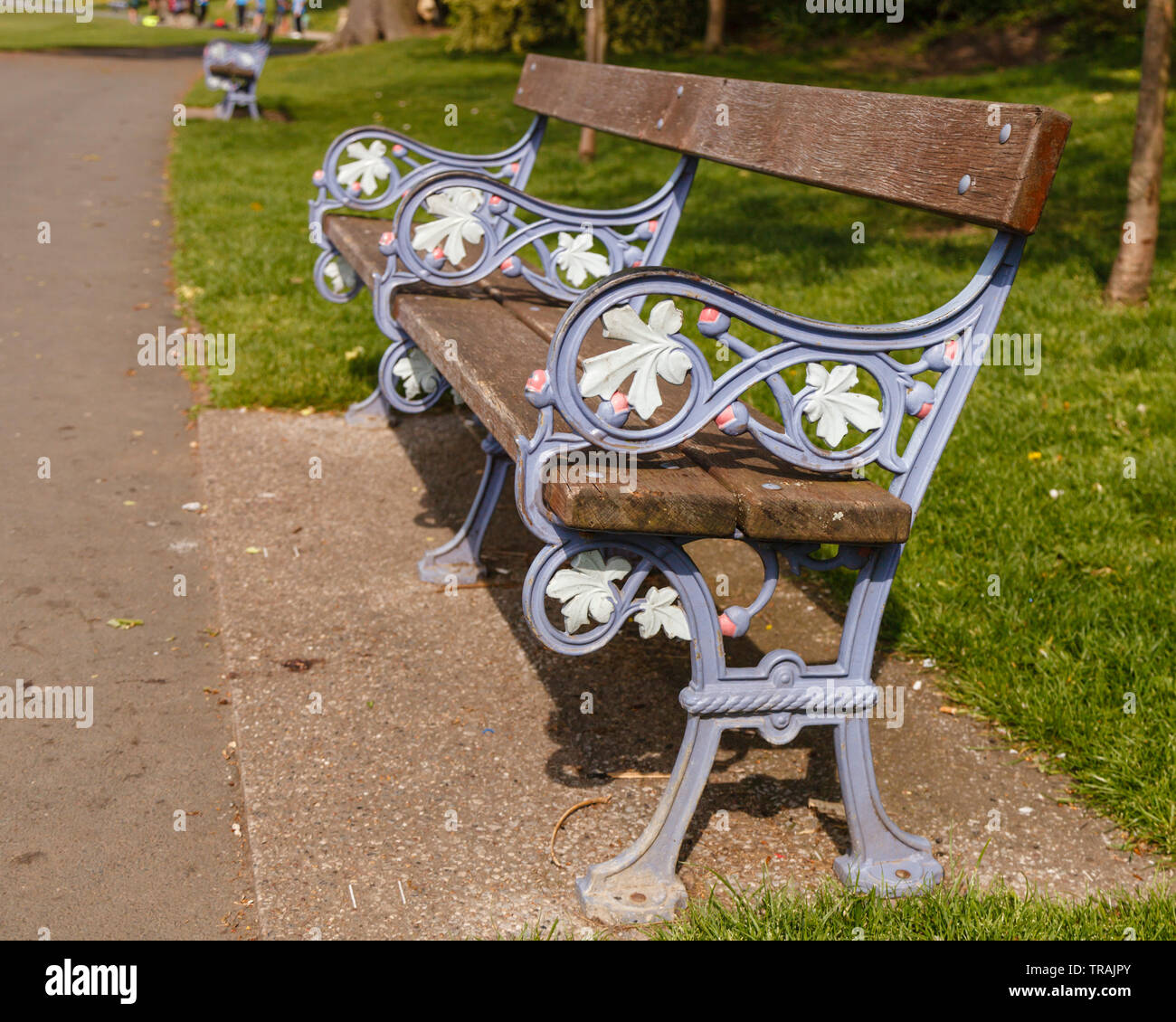 A park bench in Roberts Park, Saltaire, Bradford, West Yorshire Stock ...