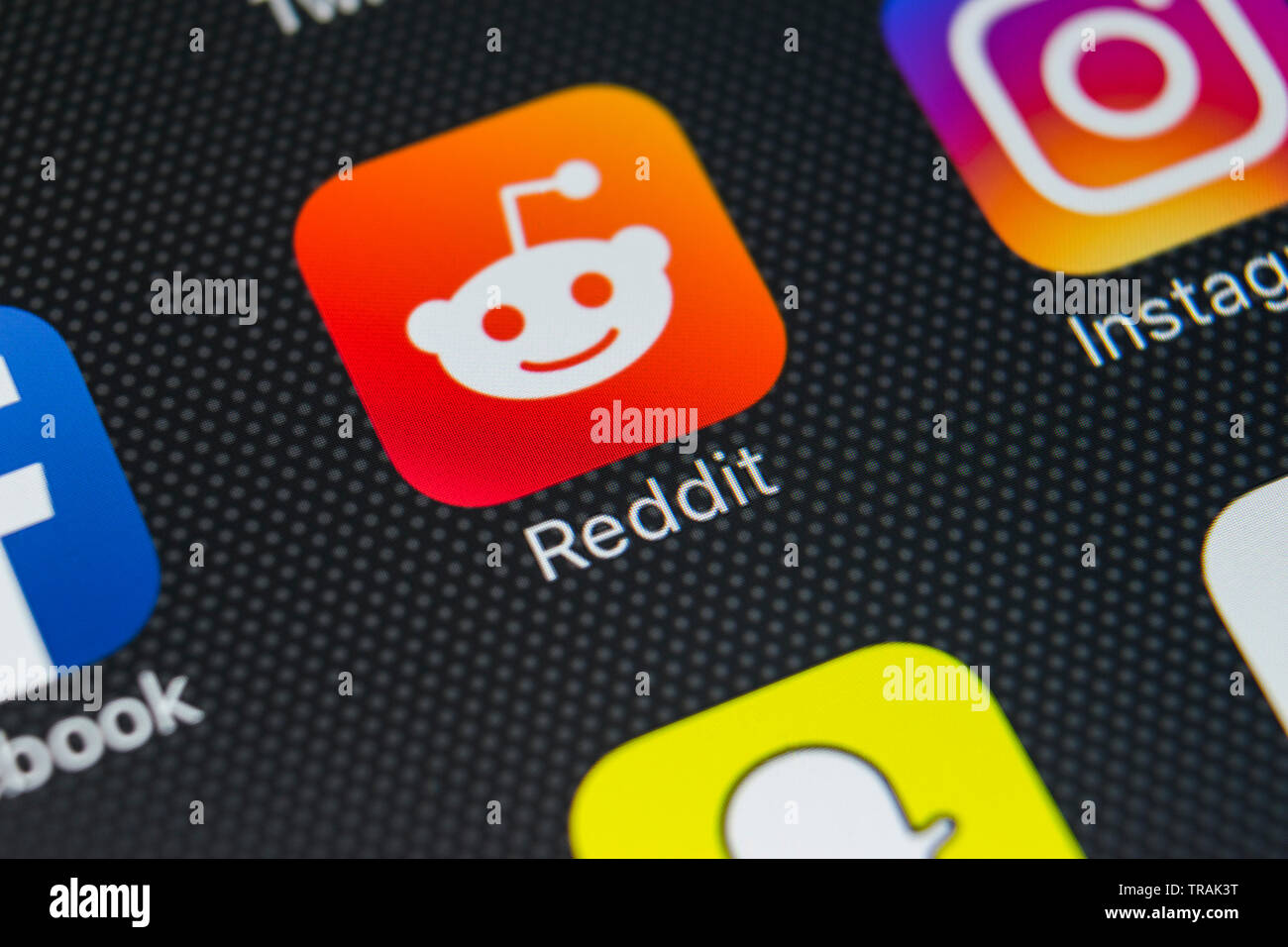 Reddit app icon hi-res stock photography and images - Alamy