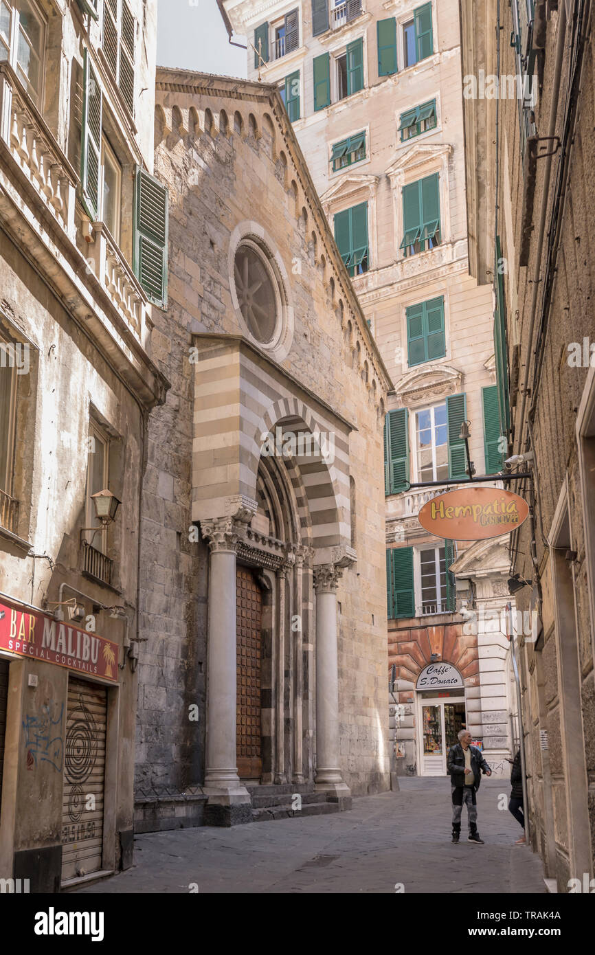 Old tall building hi-res stock photography and images - Alamy