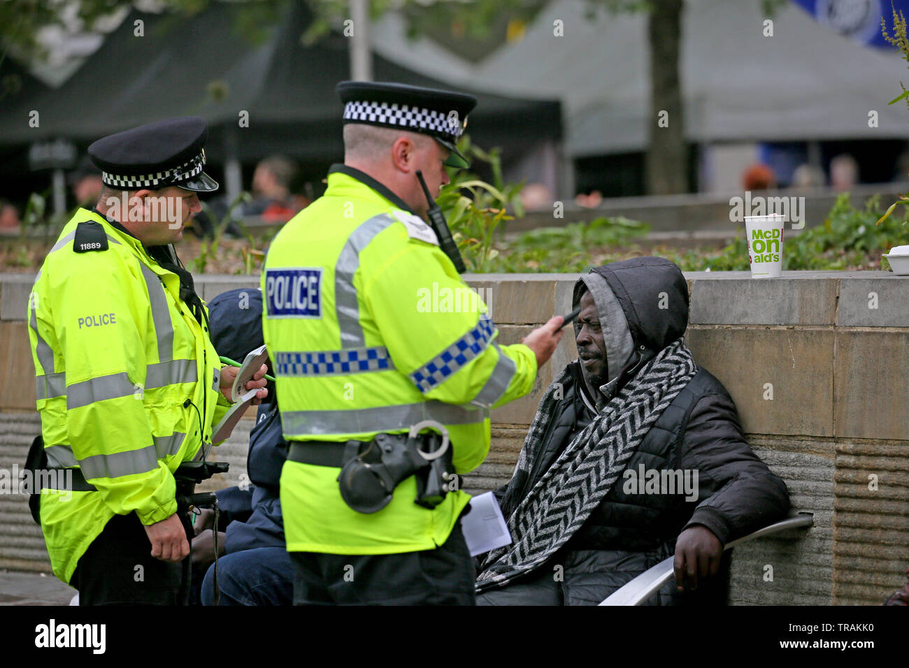 Homeless bench police uk hi-res stock photography and images - Alamy