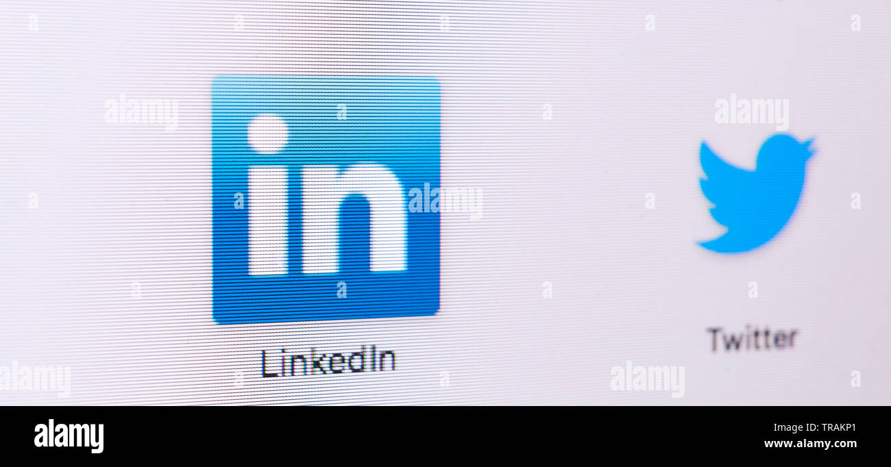Linkedin logo app icon hi-res stock photography and images - Alamy
