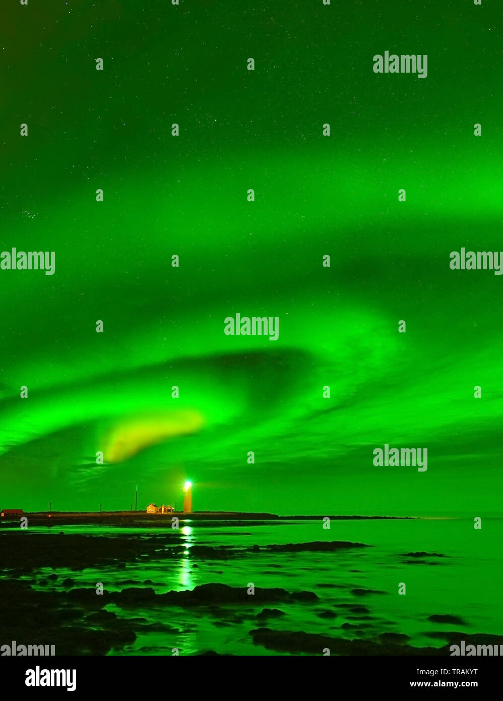 View of the northern light at Grotta Lighthouse in Reykjavik, Iceland ...