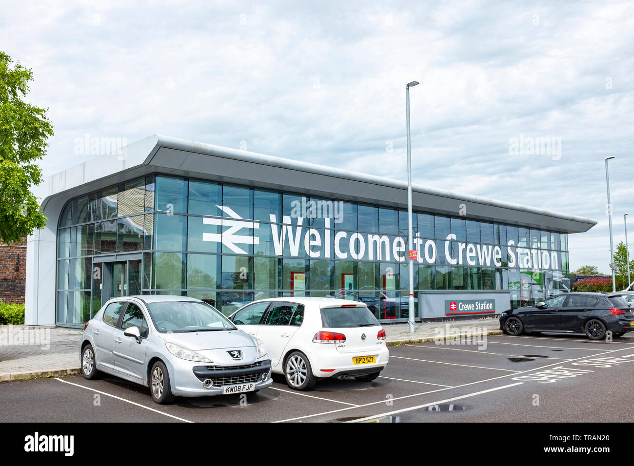 Entrance and Welcome to Crewe railway station, Crewe Cheshire UK Stock ...