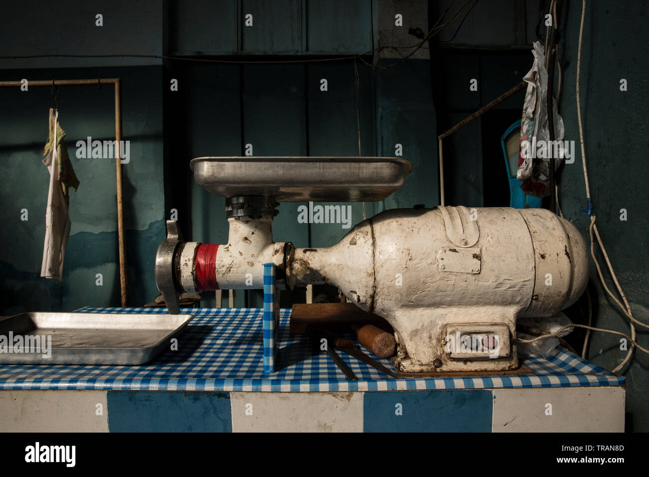 Mincing machine hi-res stock photography and images - Alamy