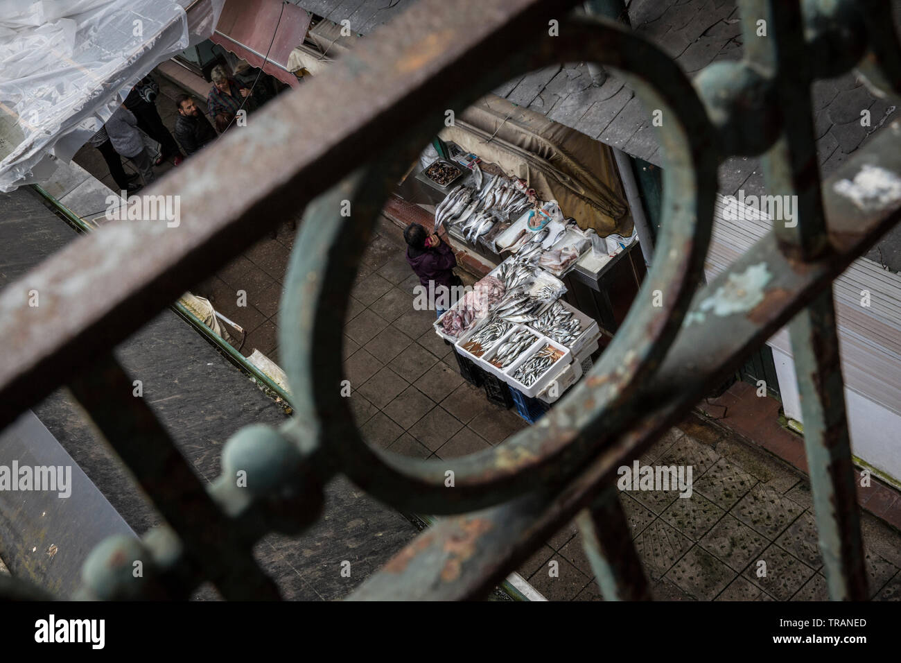 Portugal fish market porto hi-res stock photography and images - Alamy
