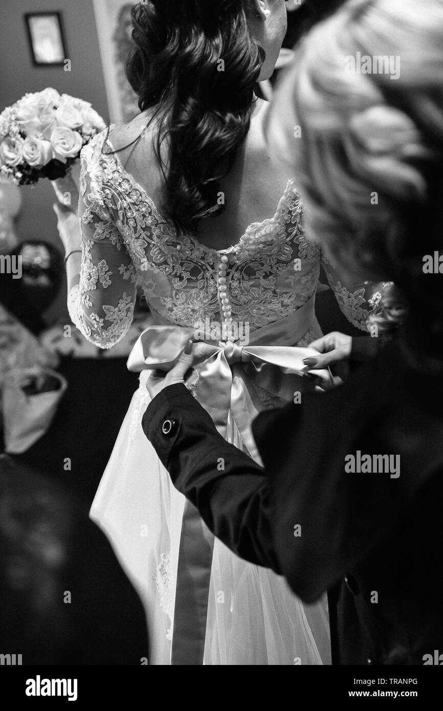 The bride is getting ready for her wedding Stock Photo - Alamy